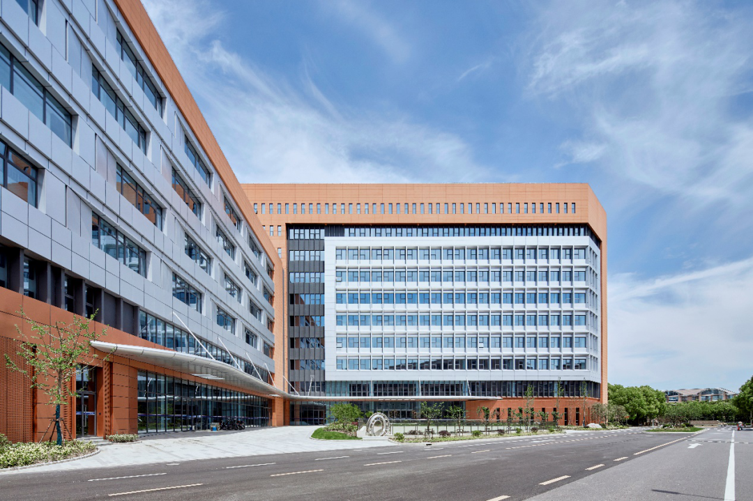 School of Electronic and Electrical Engineering